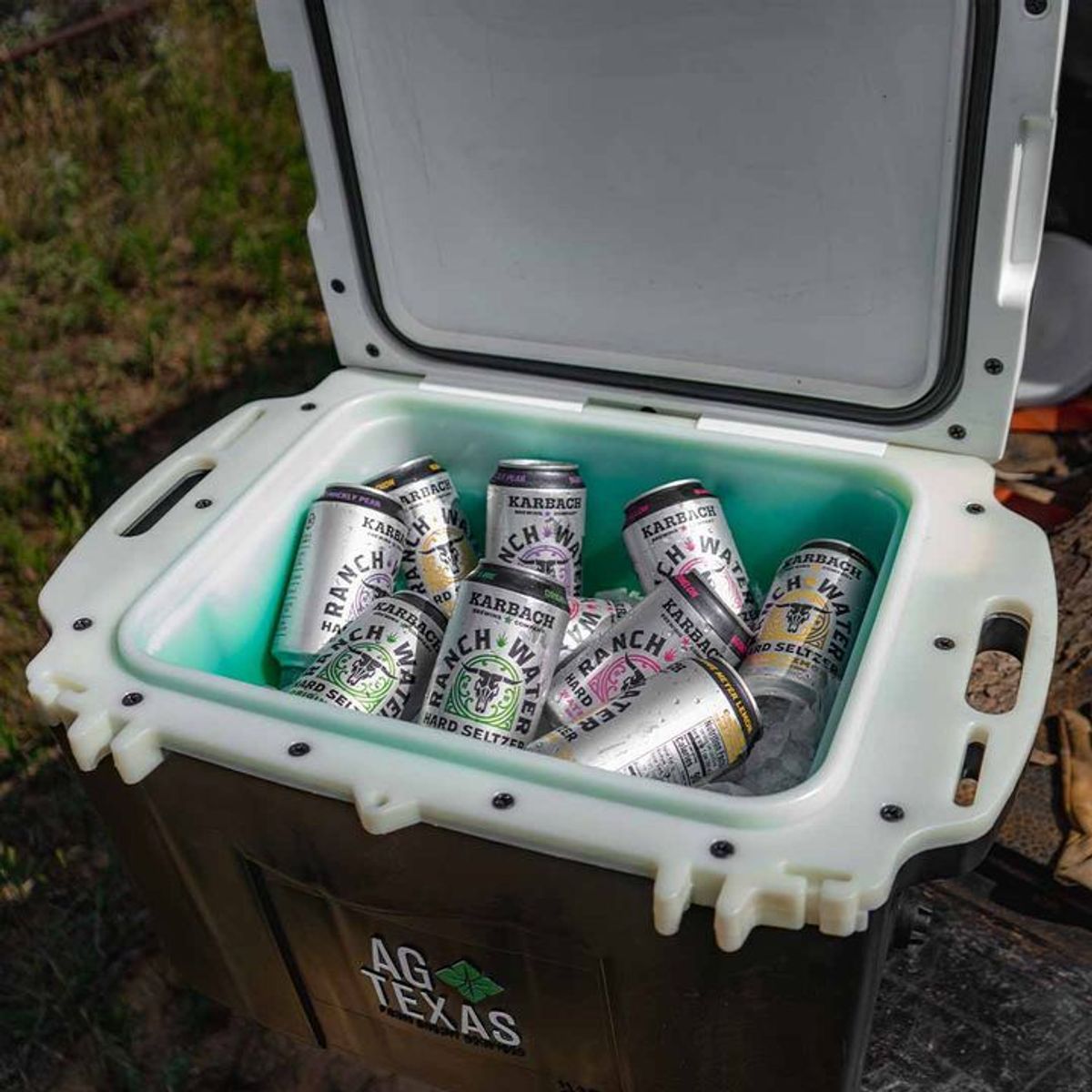 ️ Keep an eye on the temperature with t... - Taiga Coolers